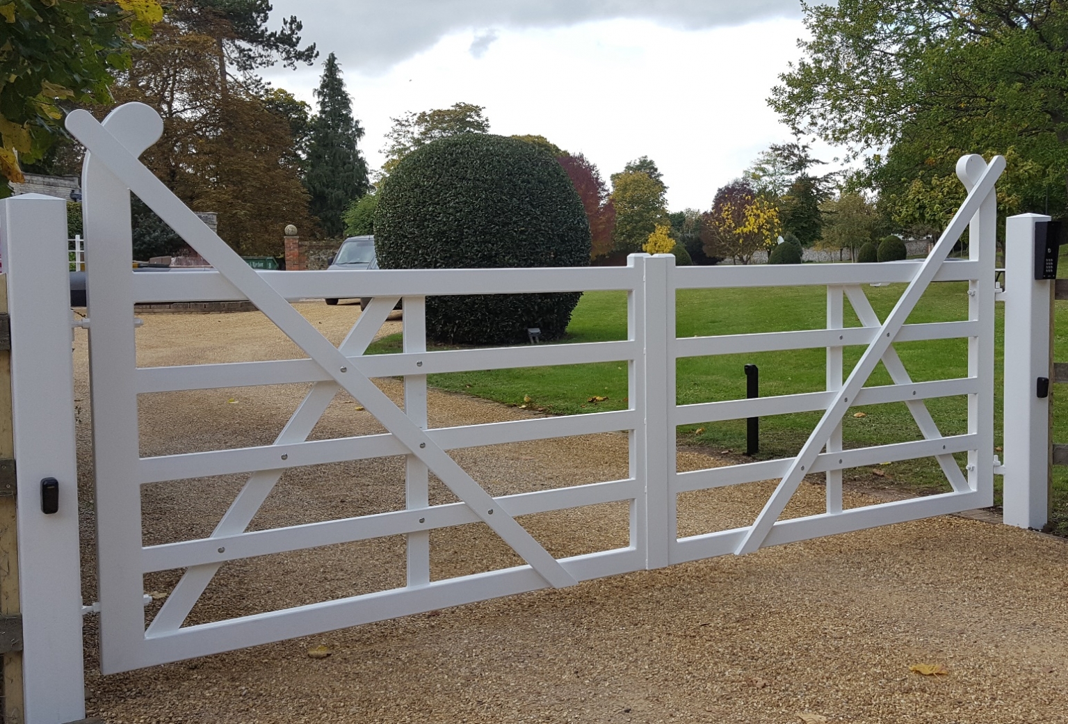 Steel Raised Helve Automatic Gates - October 2017 Great Chesterford