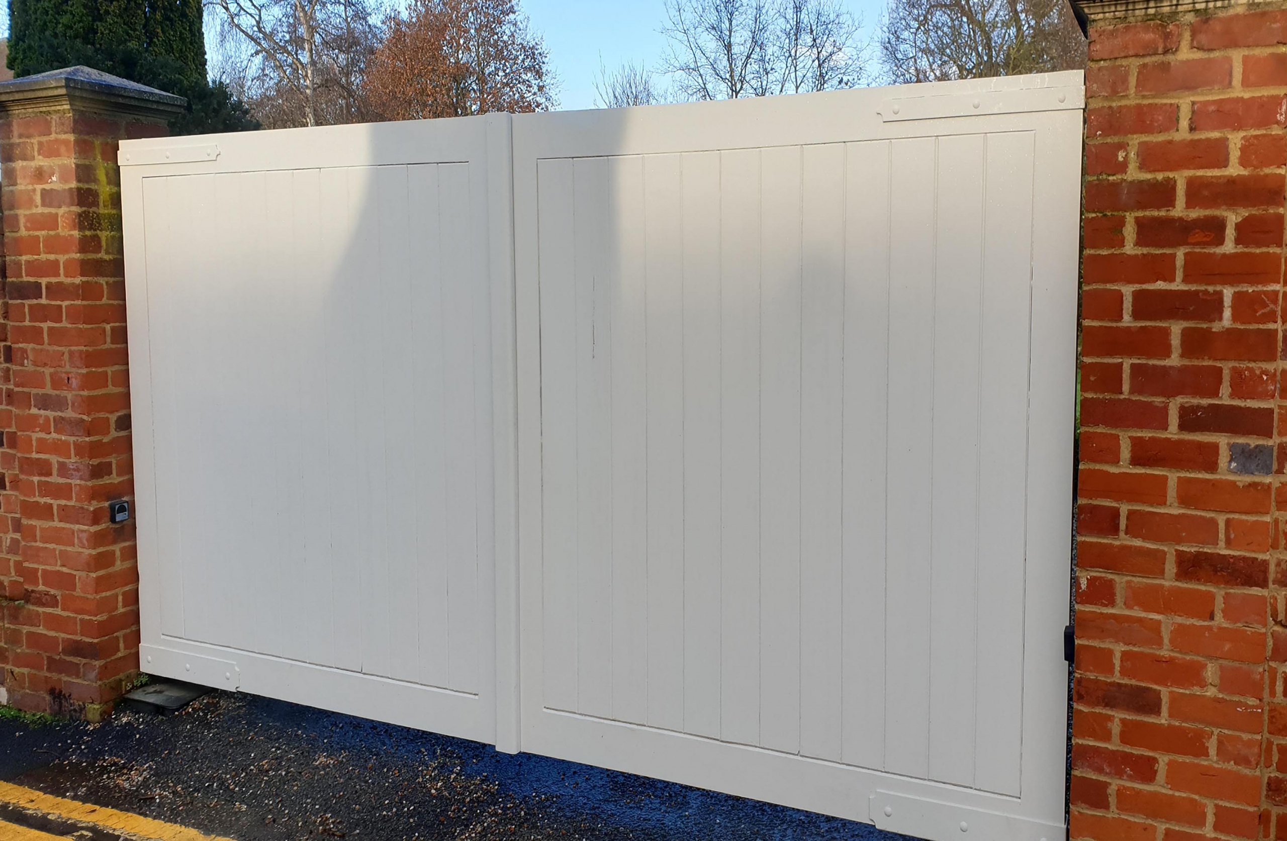 Bespoke Timber Gates - October 2010 Saffron Walden - Climate Autogates