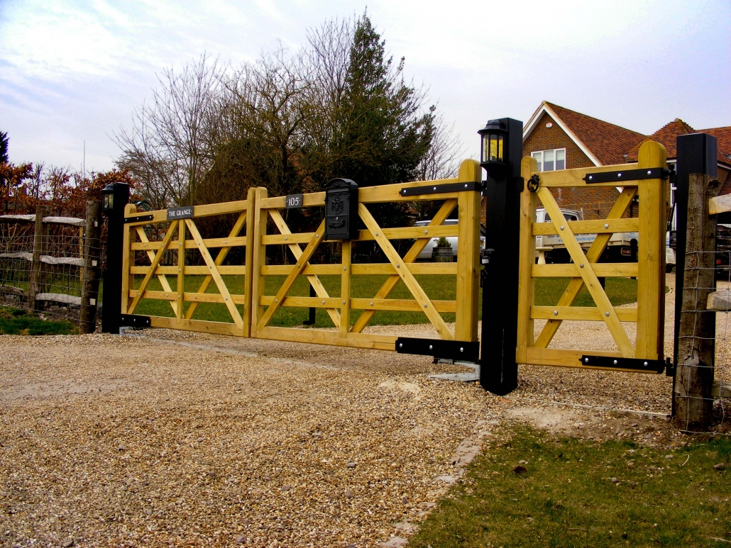 Softwood Automated Five Bar Gates November 2009 Baldock - Climate Autogates
