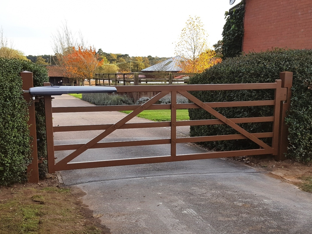 Steel Five Bar Automatic Gate - November 2016 Thetford