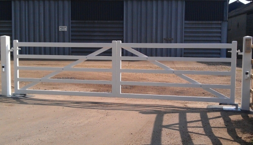 Steel Five Bar Automatic Gates - February 2012 Great Chetserford ...