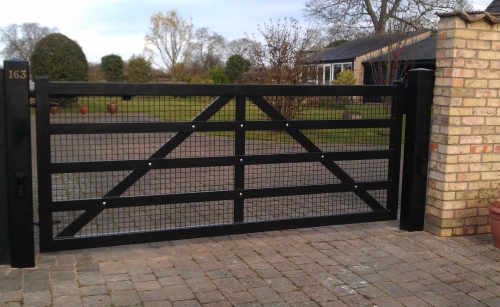 Steel Five Bar Automatic Gate - December 2011 Bottisham - Climate Autogates