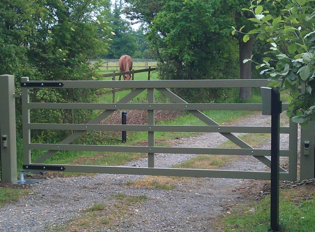 Steel Five Bar Automatic Gate - May 2012 Diss - Climate Autogates